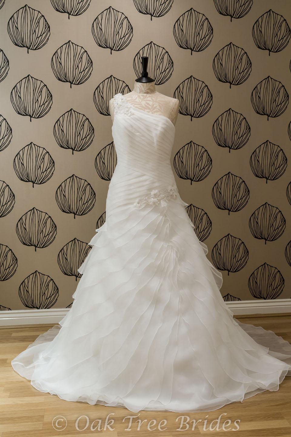 Pronovias Utica Designer Wedding Dress | Oak Tree Brides