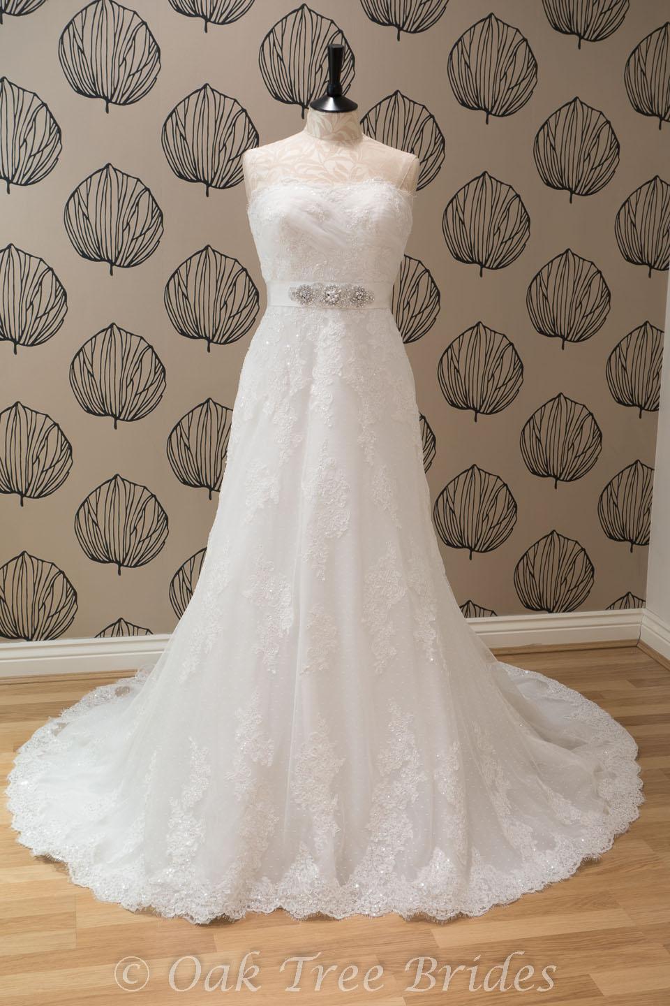 White One Jakobe Designer Wedding Dress | Oak Tree Brides