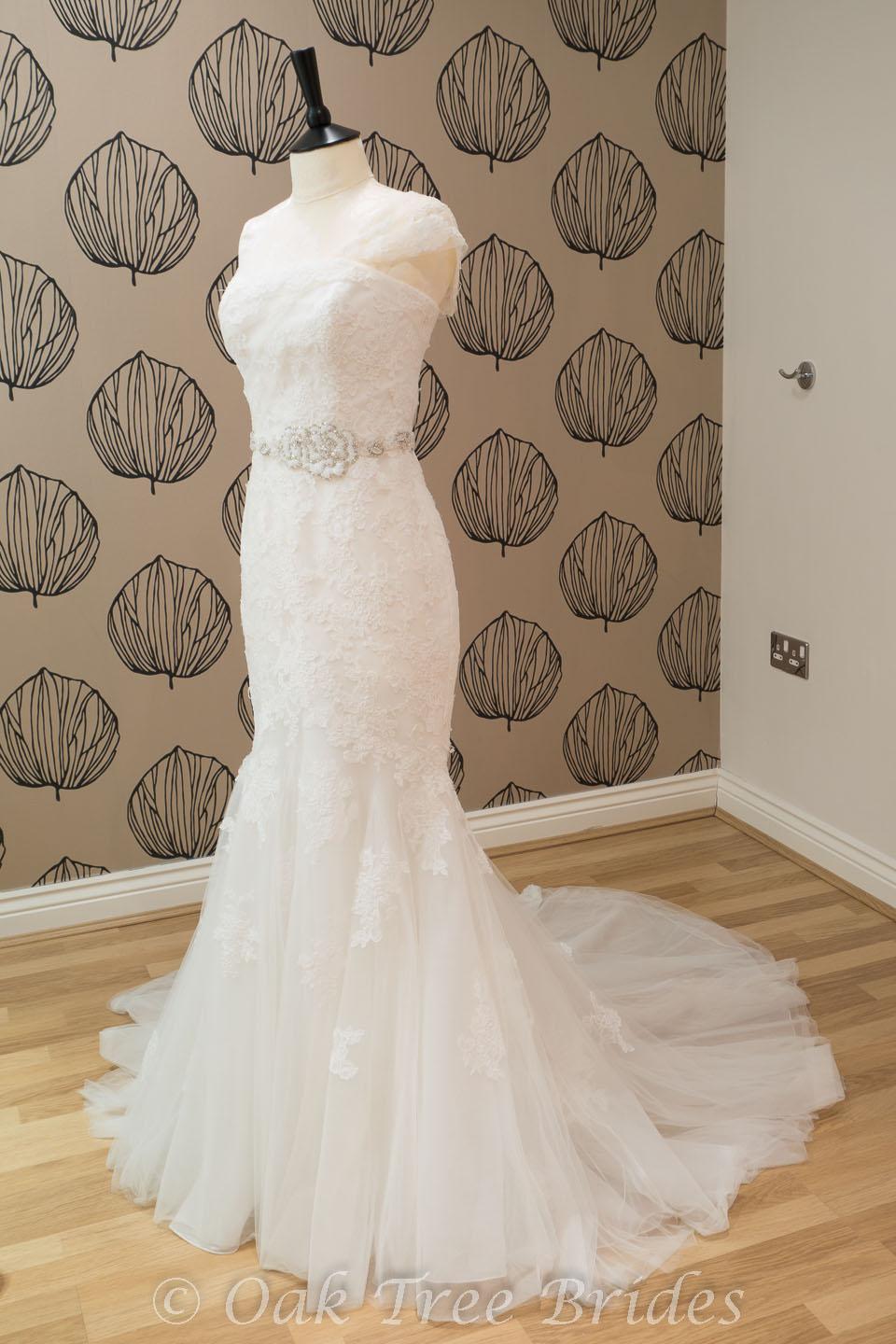Benjamin Roberts 2303 | Oak Tree Brides